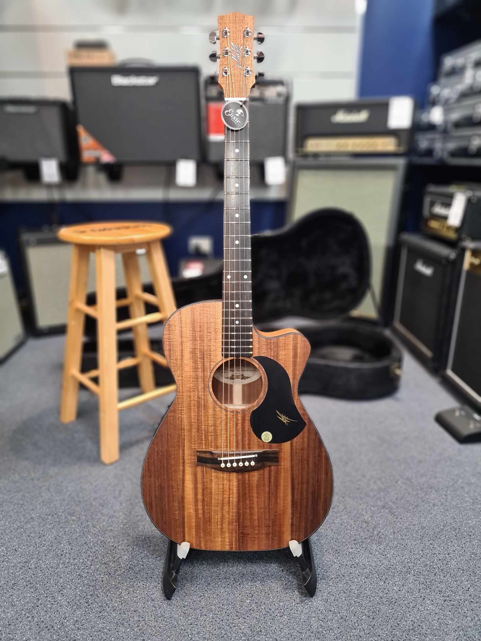 Maton Blackwood Series EBW808C Electric/Acoustic Guitar with Case ...