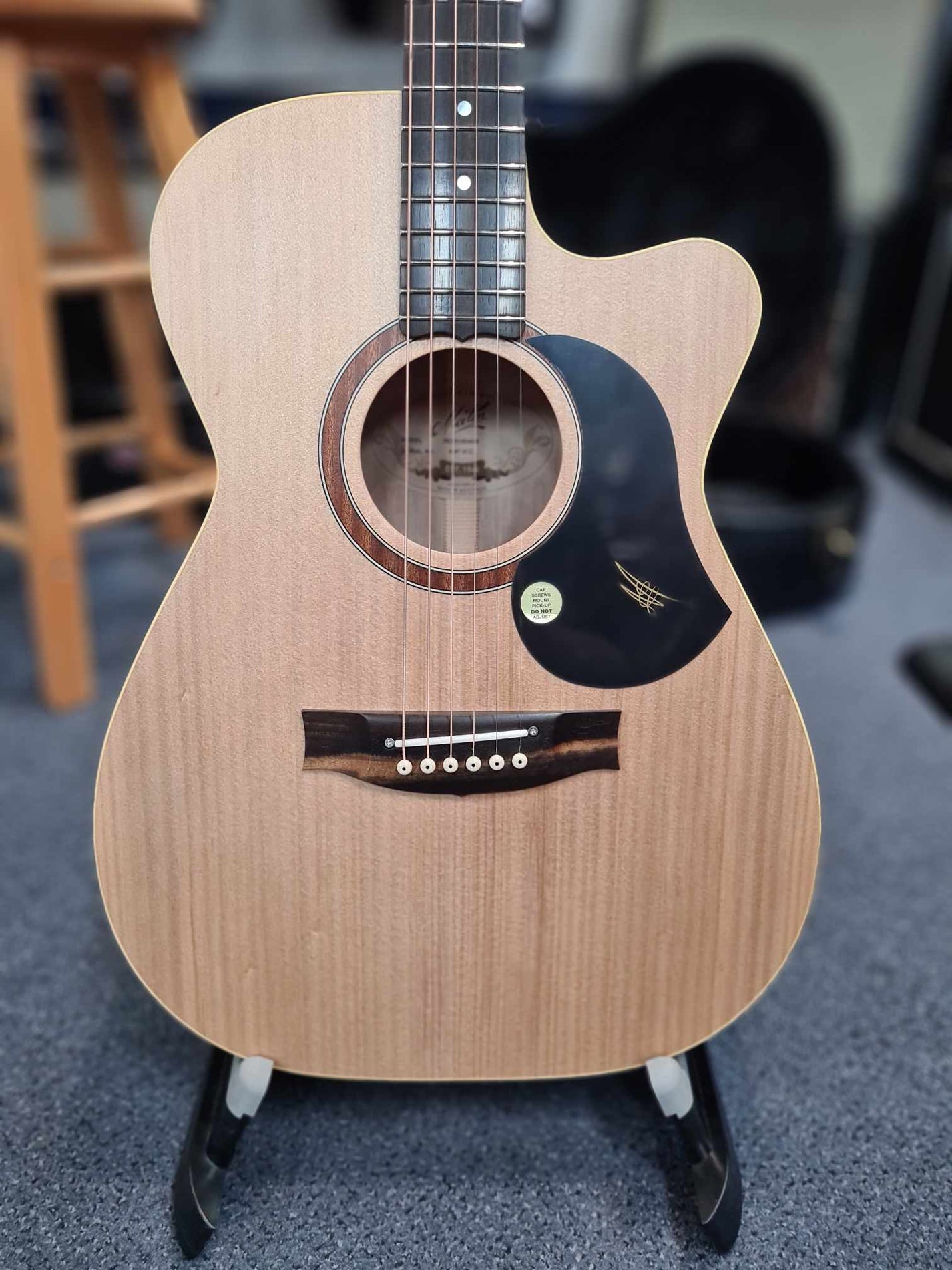 Maton Performer Electric/Acoustic Guitar with Case – Lander's Music Store